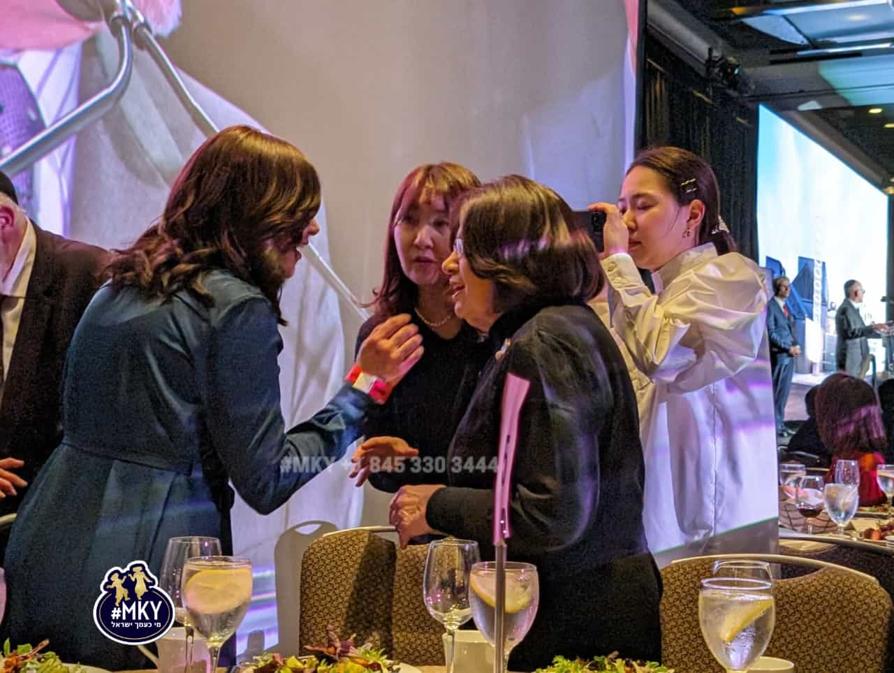 At the Chicago Holocaust Museum dinner, Rebbetzin Esther Levin – Ima ...